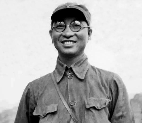 When Xu Shiyou practiced the sword technique, Chen Geng shouted ok, Xu ...