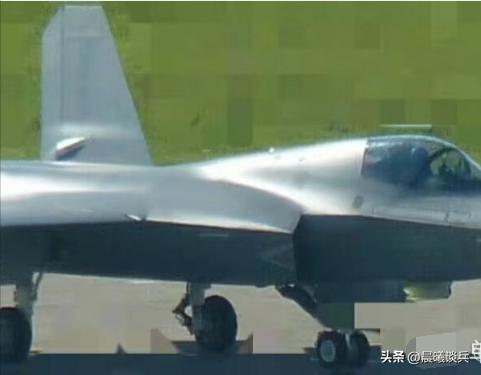 More than half of the J-35 prototypes have appeared, nearly half of the ...