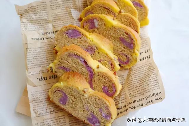 "Crispy Brown Sugar Taro Soft European Bun" eat it for breakfast, it is ...