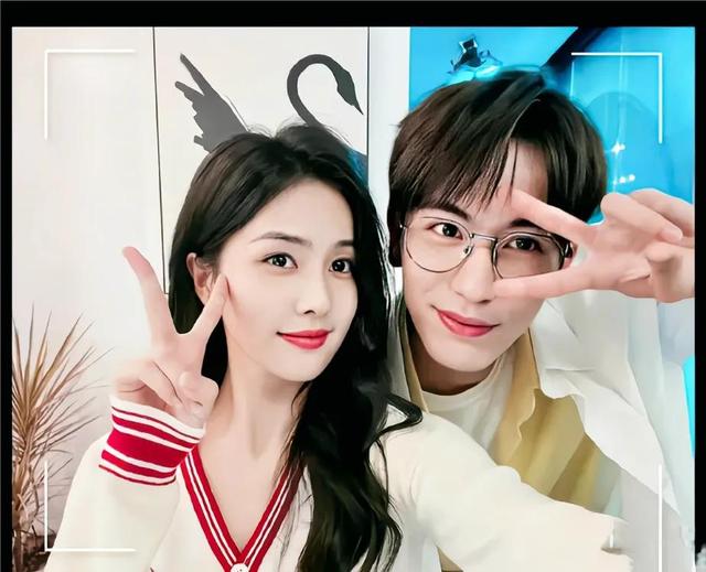 Bailu and Zhang Linghe were revealed to be in a relationship, and they ...