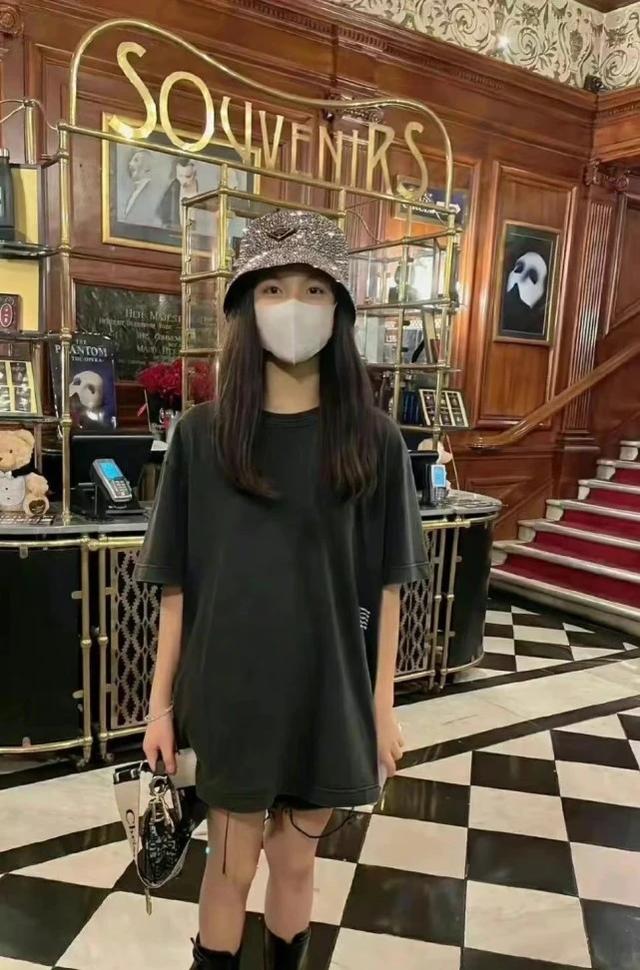 Wang Shiling's life abroad is really enviable!Wearing a 16,000 hat to ...