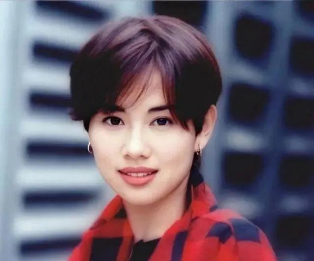 TVB "Tianya Singer" and "Short Hair Goddess" Chen Songling and her male ...