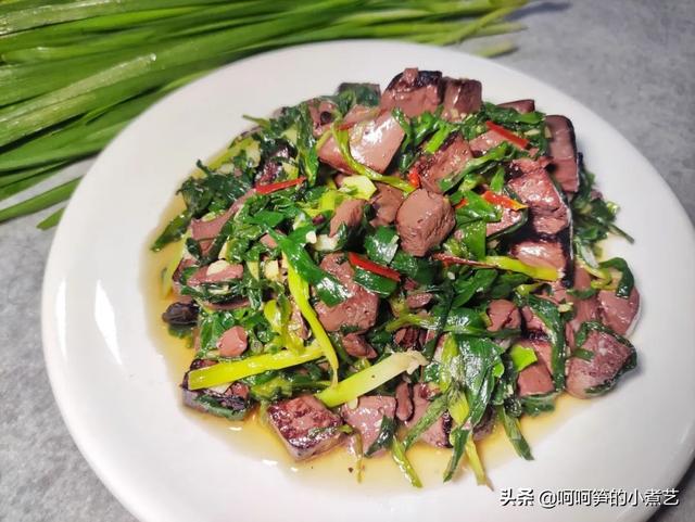 Stir-fried pork blood with chives - iMedia