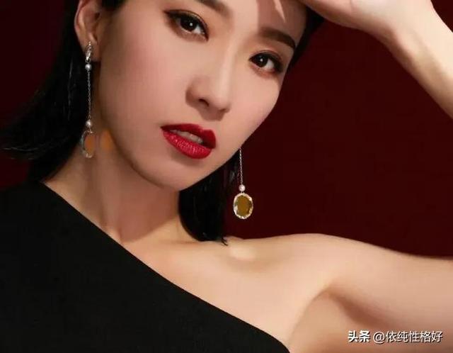 TVB actress Yao Ziling's private house photo shoot!Good-looking and ...