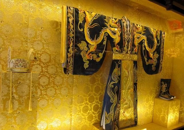 The ancient emperor's dragon robe cannot be washed, what should I do if ...