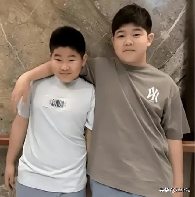 Sha Yi's family photo caused controversy. One of the two sons was fat ...