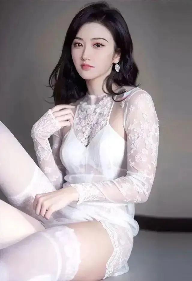 Zhang Jike Jing Tian's private photo incident, Jing Tian showed off her plump and hot figure ...