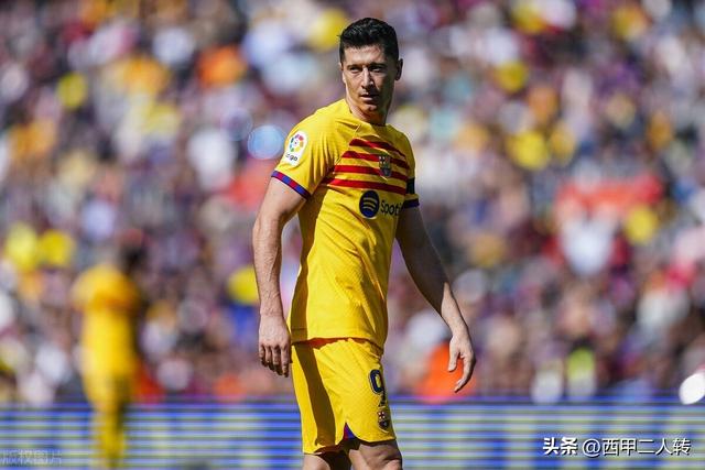 Teammates can play empty goals without passing. Lewandowski was ...