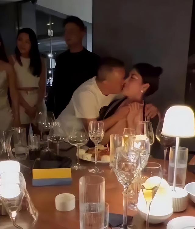 Lin Zhiling, Zeng Zhiwei, Li Weijia, Wang Hedi, Yu Shuxin, Zhong Liti - iMedia