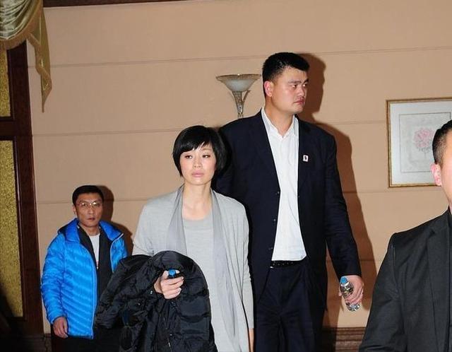 Yao Ming's wife knows how to dress up and uses "same color" to create a ...