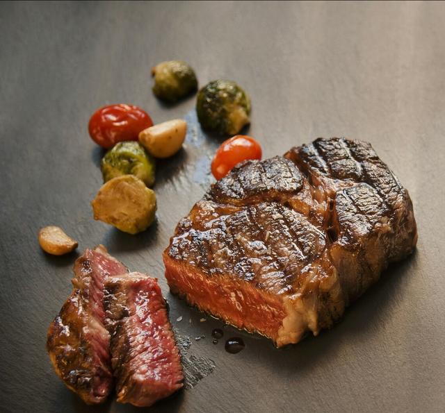 Celery root with grilled steak, so you can conquer someone's appetite ...