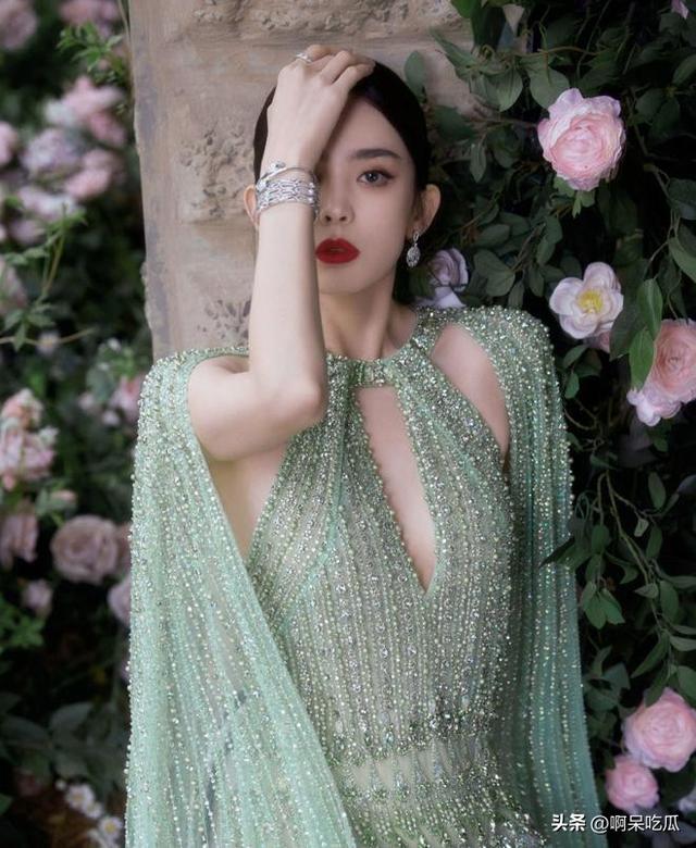 Awkward! Beauty stars become wax figures, their faces are stiff and ...