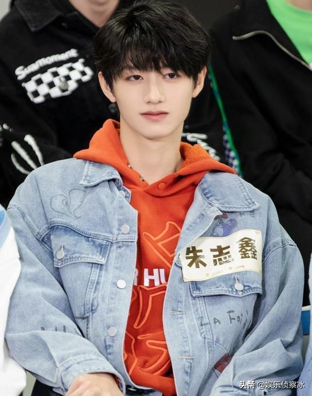 Zhang Zeyu, Zhu Zhixin, Zhang Ji, Zuo Hang, and all three generations of the TF family took ...