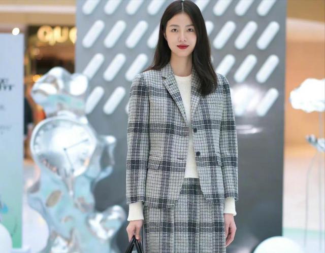 "Small suits" are on fire in the spring, it's just right to choose ...