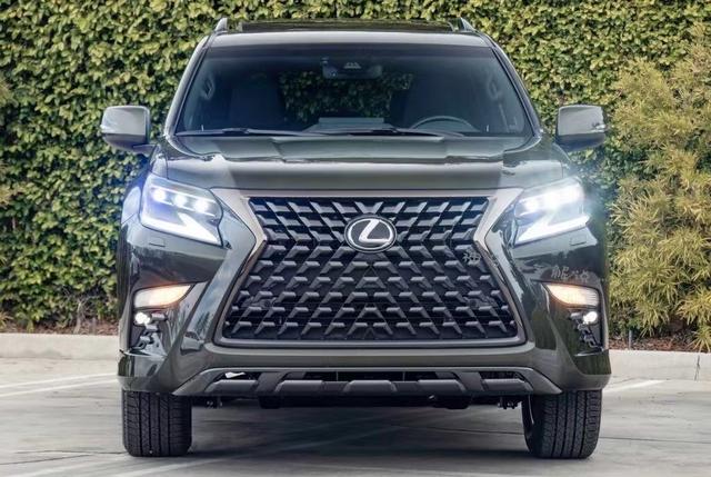 Non-load-bearing body + four-wheel drive, 2023 Lexus GX460 real shot ...