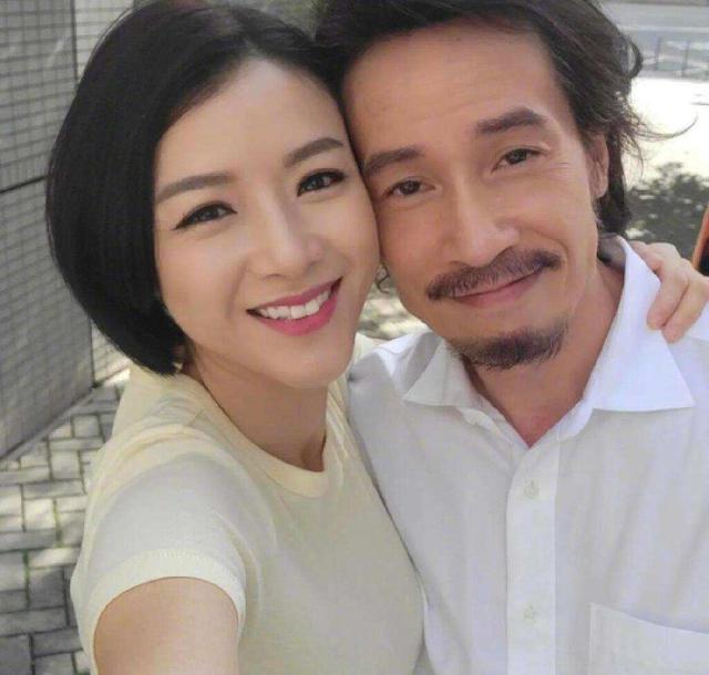 Aimee Chen Yin showed off her good figure while playing on the beach, Chen Hao resisted shooting ...