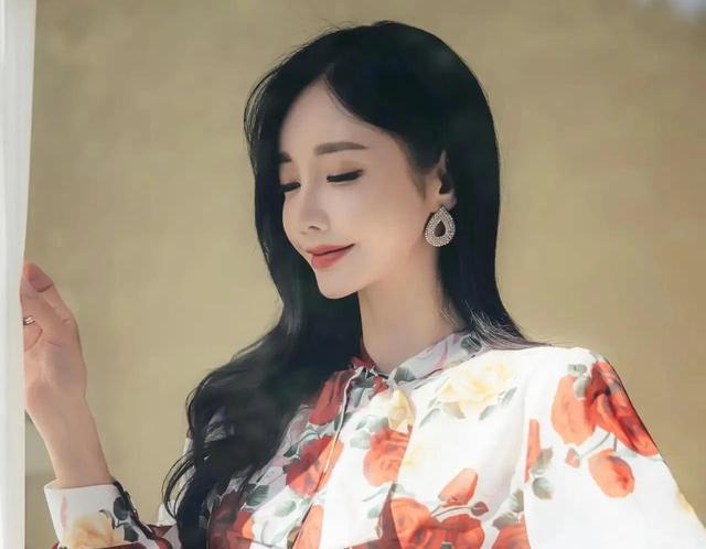 Who is Who's Gentle Beauty Sun Yunzhu (2) - iMedia