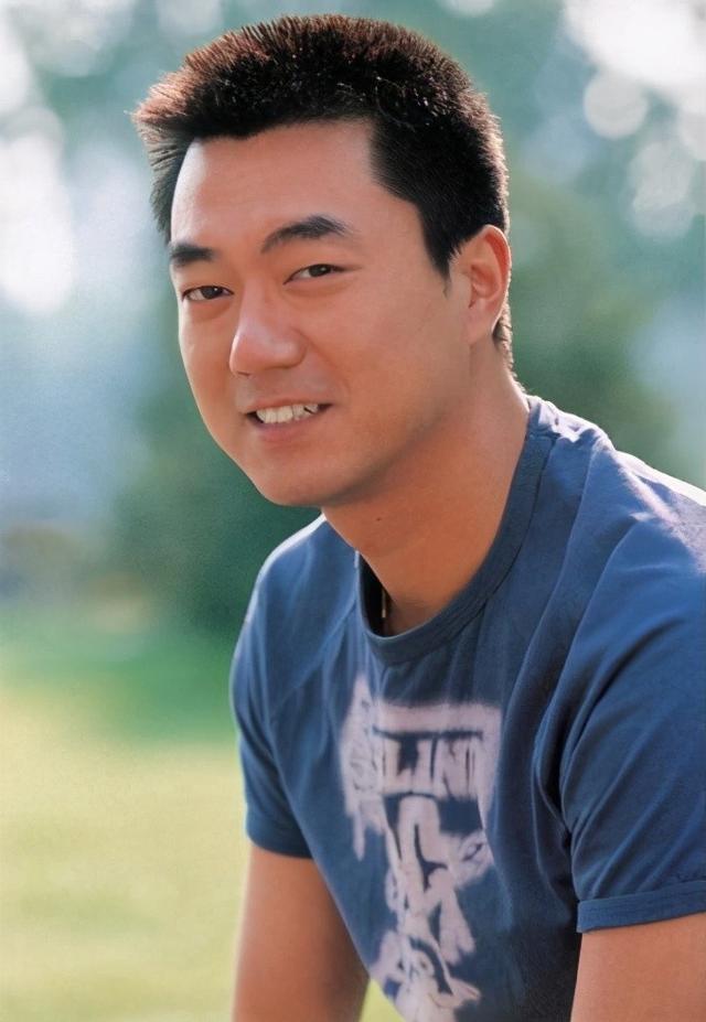 Dong Yong: After divorcing his ex-wife, he once "feared marriage", but married his beloved wife ...