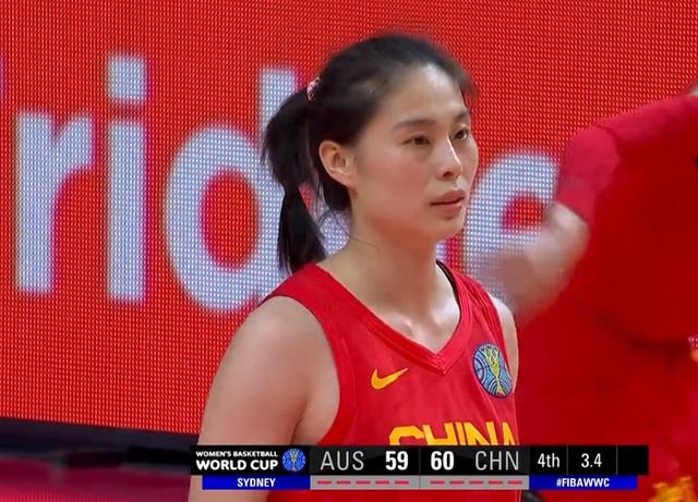 Wang Siyu hits 2 free throws in 3.4 seconds!The audience was silent ...