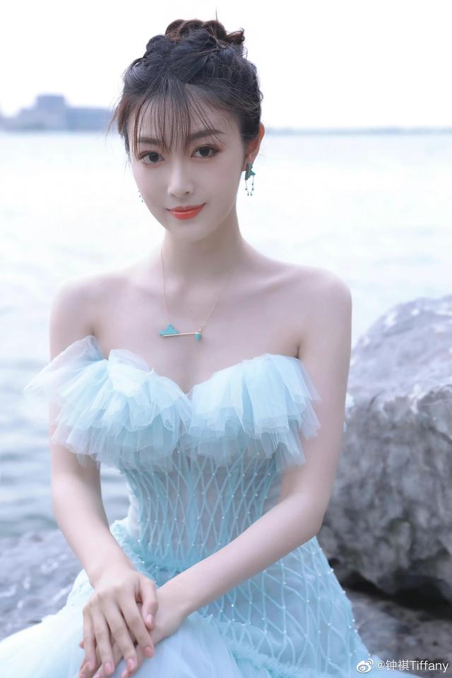 Actor - Zhong Qi - iMedia