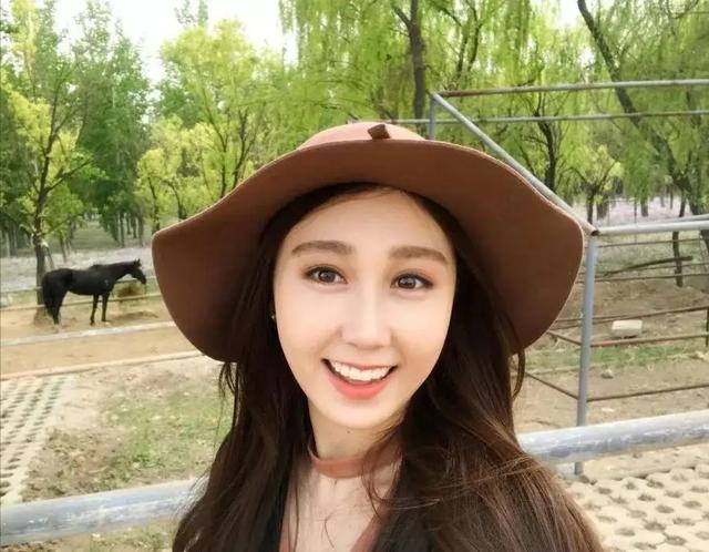 Shui Junyi's 29-year-old daughter becomes a CCTV reporter!The body is ...