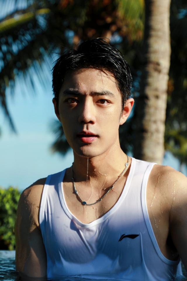 Xiao Zhan's wet glowing shadow shows off his muscle lines - iMedia