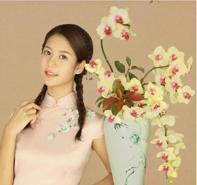 The 15-year-old daughter of Weng Hong, an old Hong Kong beauty, was ...