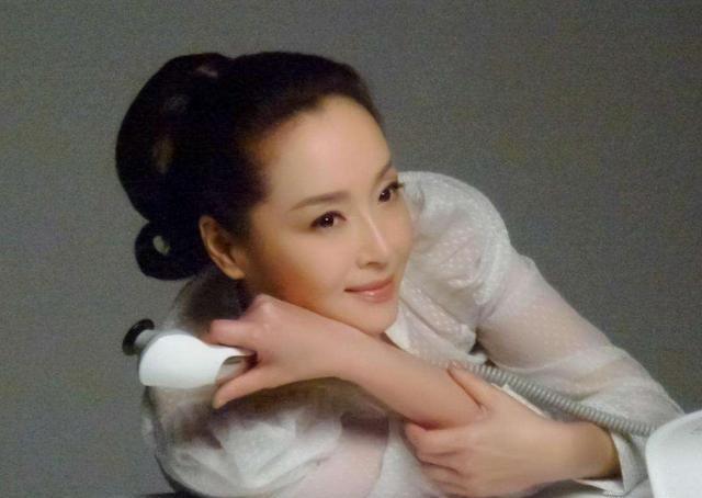 "Hong Kong star" Tian Niu: After winning the movie at the age of 20 ...