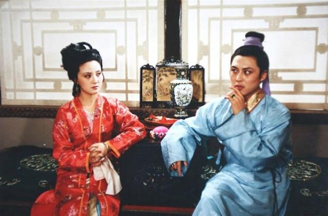 Why can Wang Xifeng tolerate Jia Rong's ambiguous language, but he ...
