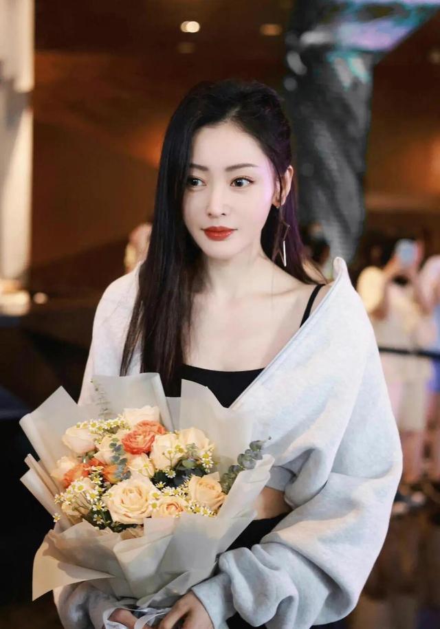 "Exercise outside, date inside" is popular, and even Zhang Tianai is ...