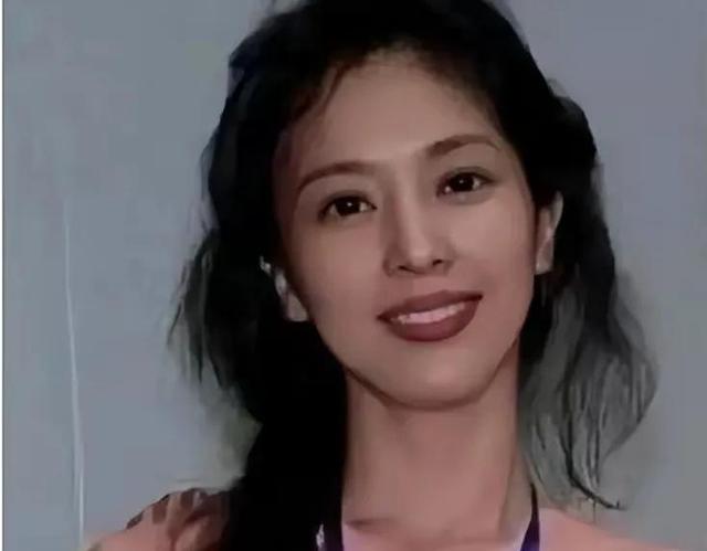 Liu Yifei's mother, a woman more beautiful than Liu Yifei, married ...