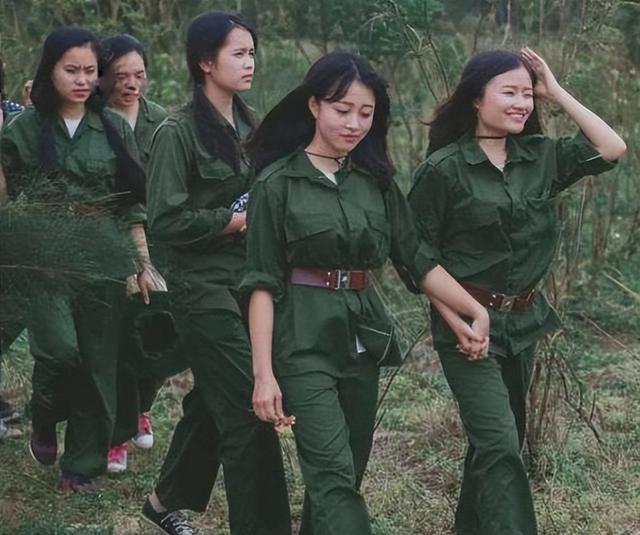 She was captured by Vietnamese female soldiers because she was too handsome. She was a husband ...