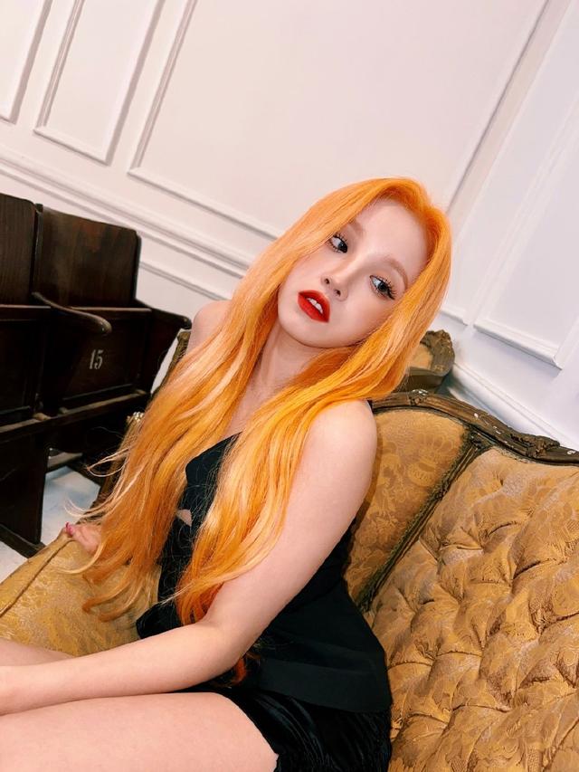 so spicy!Song Yuqi's recent stage modeling compilation - iMedia