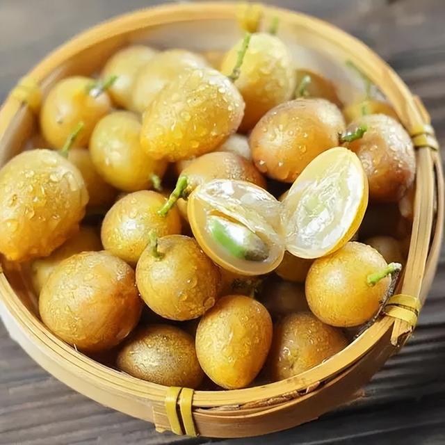 Too many wampee fruits in summer? Come and make yellow skin sauce with ...