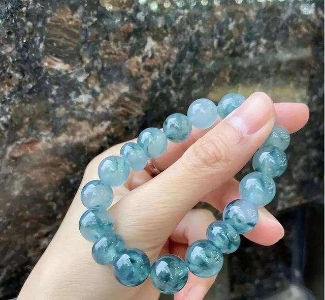 Beautiful Floating Flower Jadeite Bracelet - iMedia