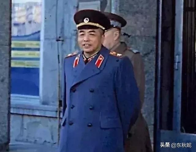This is a color photo of Marshal Peng Dehuai when he visited Poland. It ...