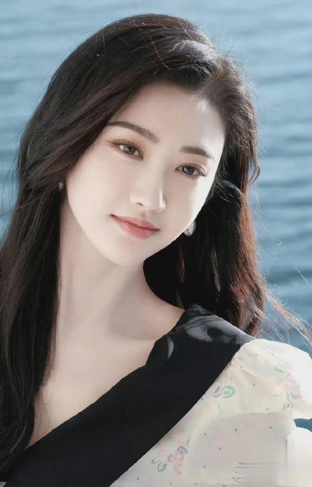 A Dou who can't be helped, Jing Tian who can't be popular - iMedia