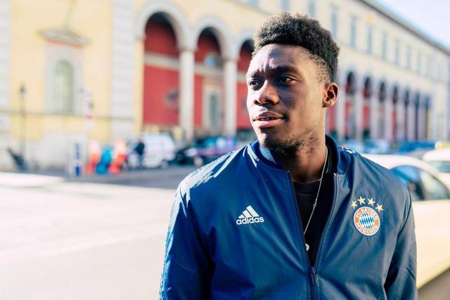 Alfonso Davis: Fast on the pitch, Bayern Munich genius on the left - iMedia