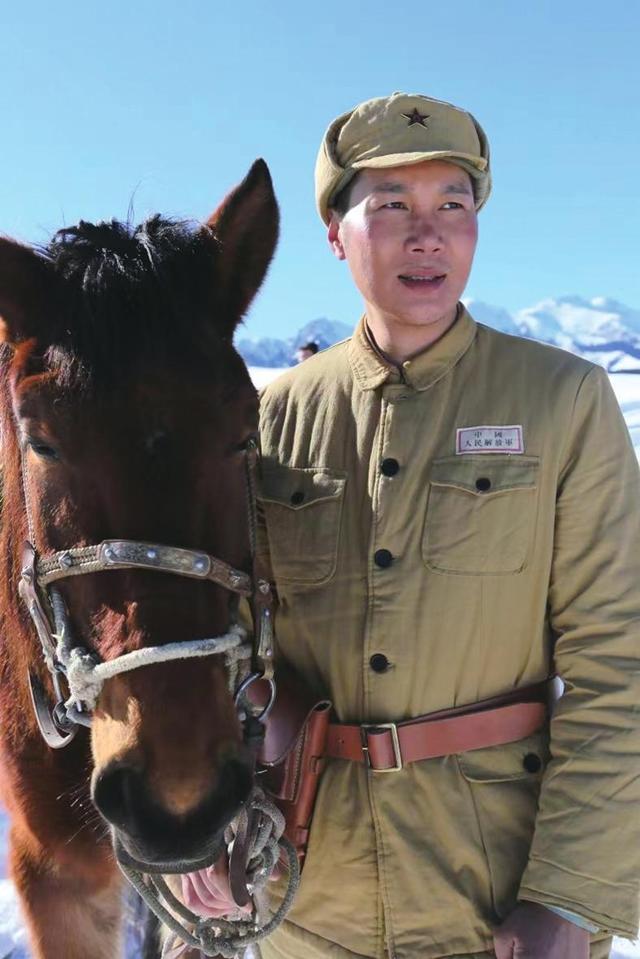 "Uncle Kurban and His Descendants" is on the air, and the "reconnaissance platoon leader" is ...