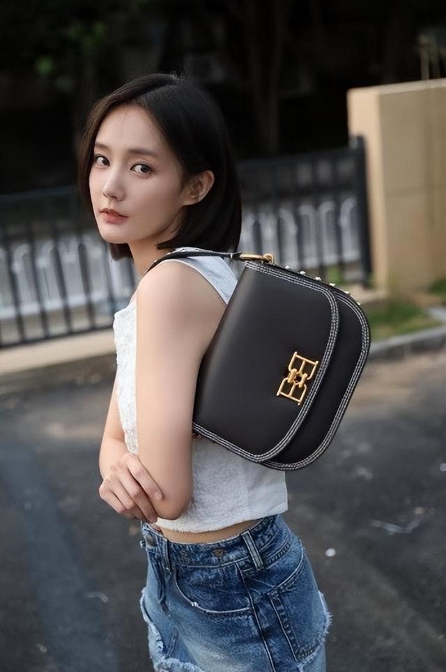 Li Yitong, Li Randi, Zhang Nan, Sun Yihan, Zheng Yecheng, Zuo Linjie perform Bally fashion - iMedia