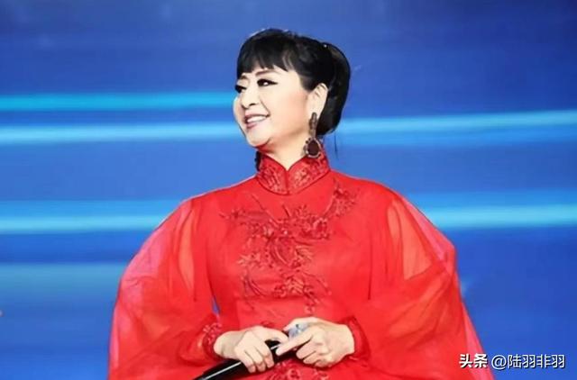 Yin Xiumei has a face of peace and prosperity, and she is still ...