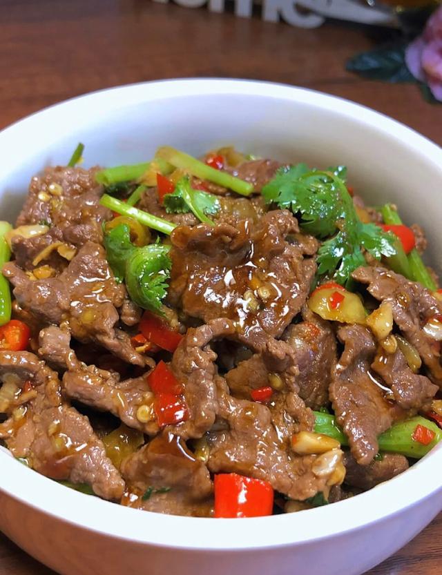 Stir-fried yellow beef in this way ~ tender but not firewood - iMedia