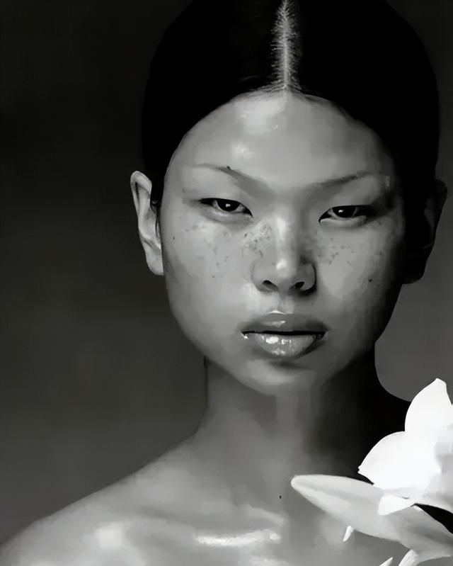 Lv Yan, an ugly girl with small eyes and freckles, became China's first ...