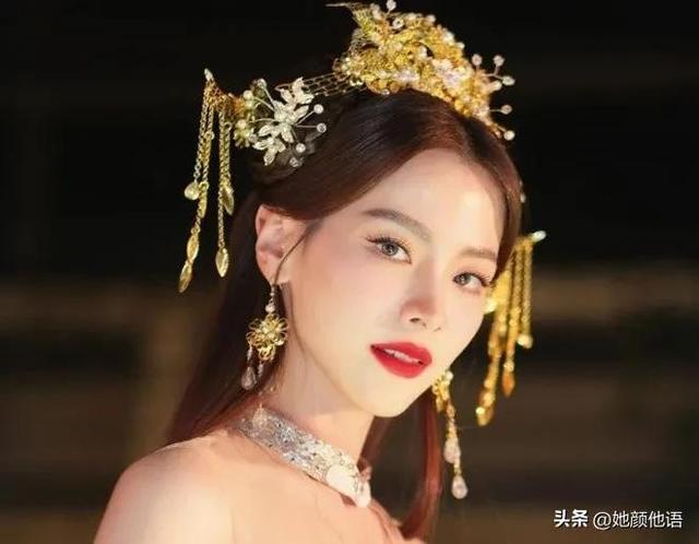 Goddess Baifen Pimchanok "has made a fuss" on the streets of Thailand ...
