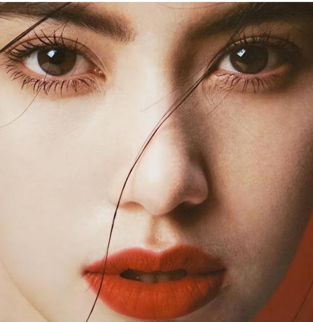 Traditional rich and colorful Thai makeup - iMedia