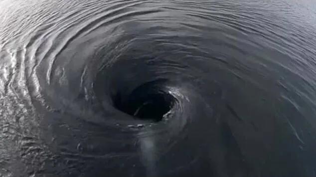 scary giant whirlpool - iMedia