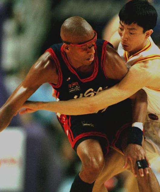 Hu Weidong, who once scored 30 points on Kobe's head, would he be able to enter the NBA if he ...