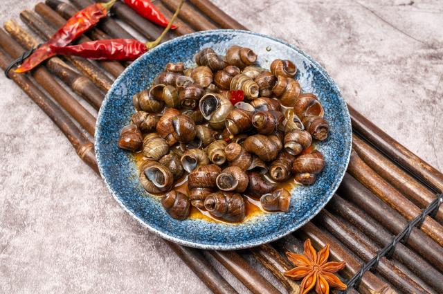 Hunan cuisine boiled flower snails in spicy wine, taste traditional ...