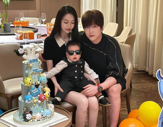 Ten million Internet celebrity Bai Bing revealed that they were married and had children ...