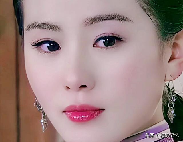 Liu Shishi: Turning Moth Eyebrows - iMedia